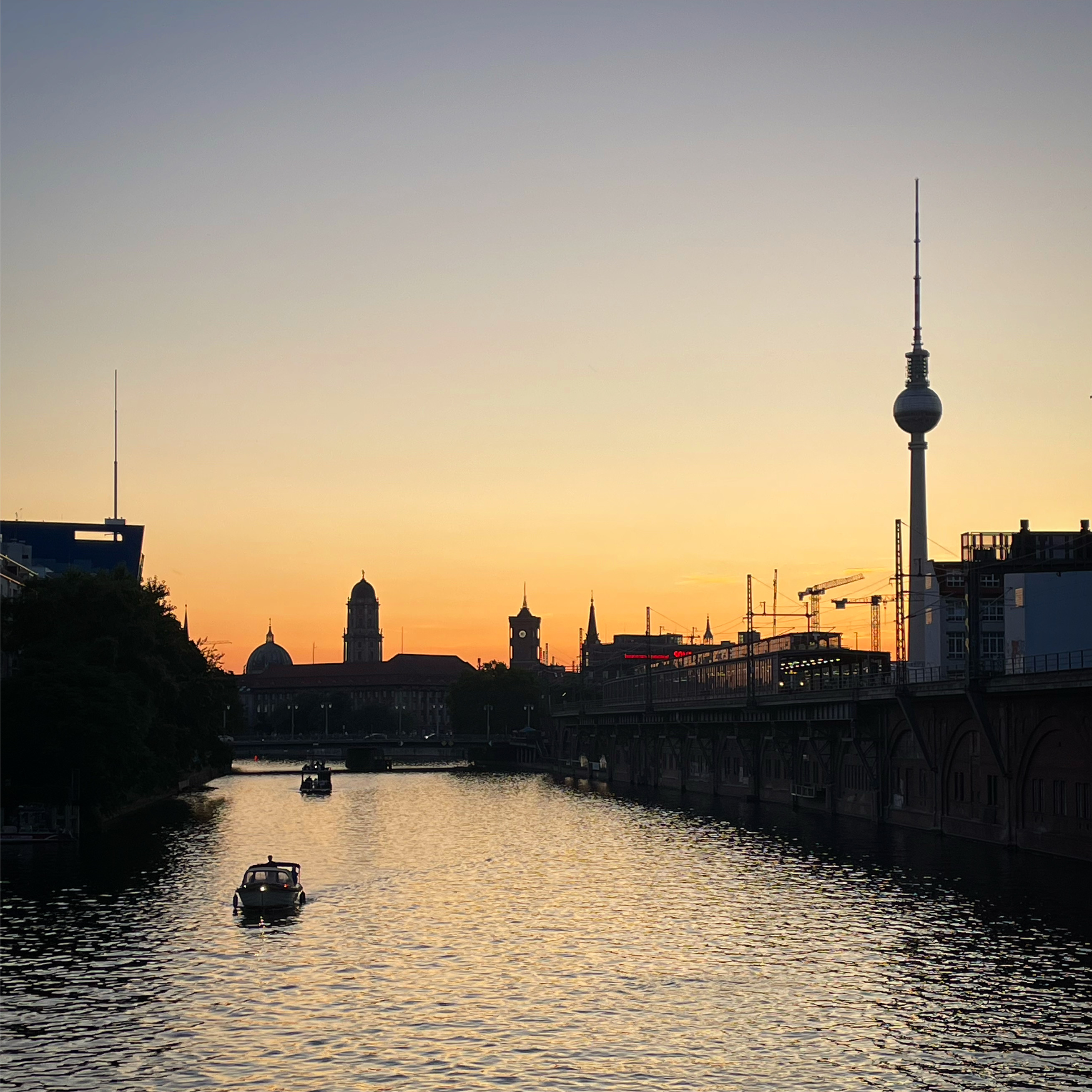 Berlin Sunset: TV-Tower and Spree - nuBerlin